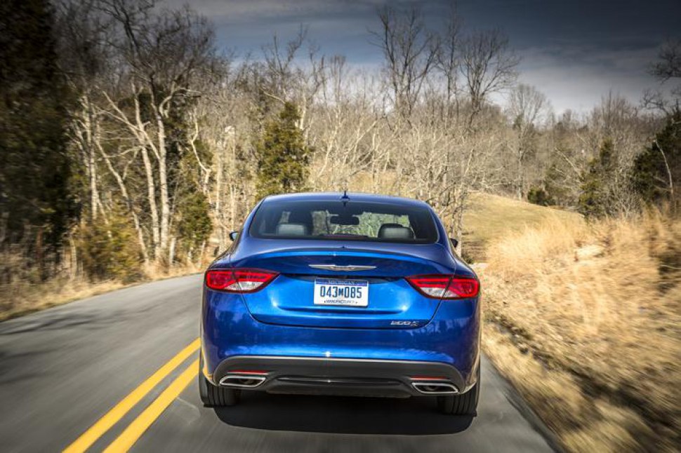 Chrysler 200 technical specifications and fuel economy